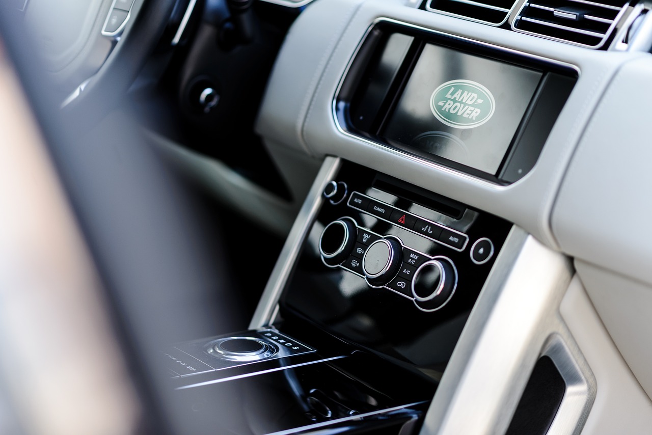 What is Land Rover Pivi Pro? A Guide to Land Rover Infotainment