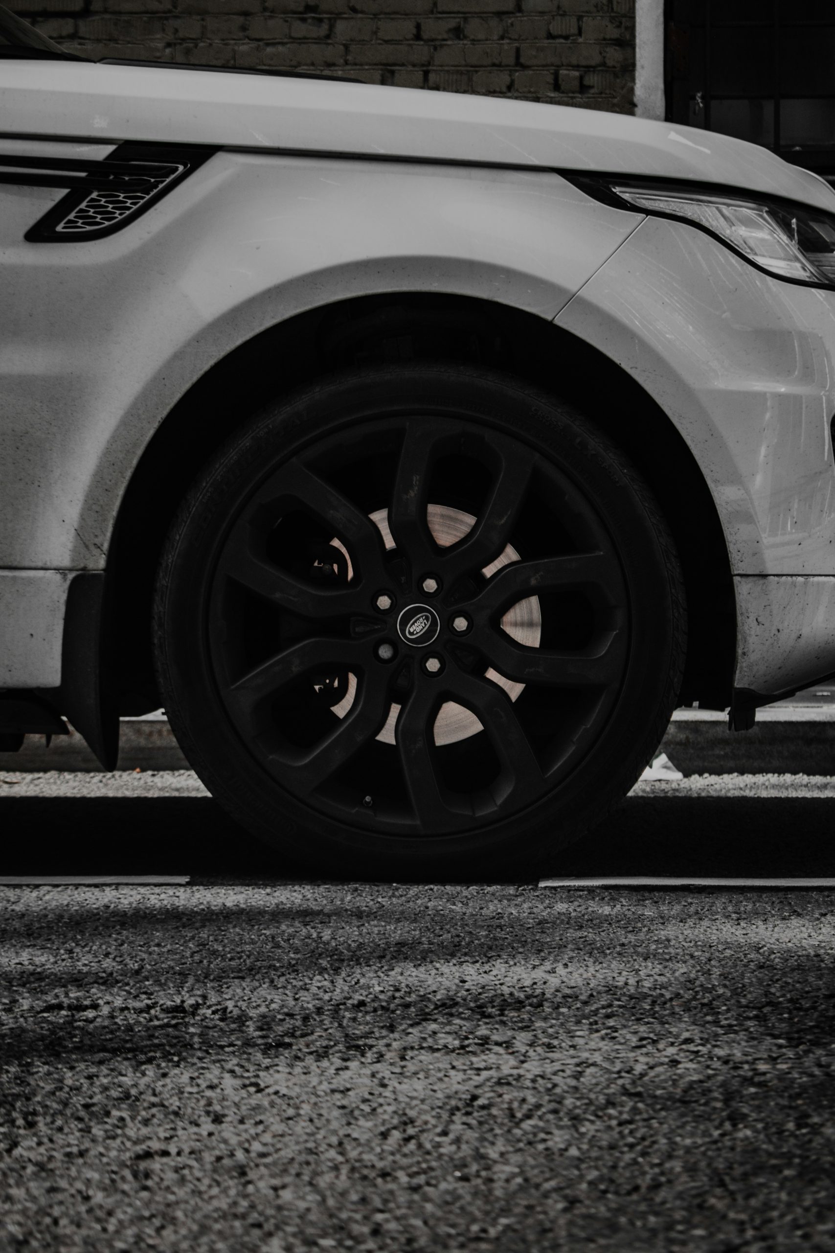 How to Look After the Tyres on your Range Rover